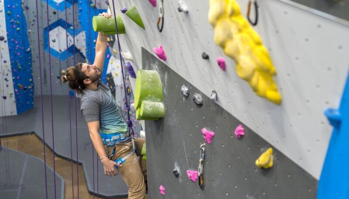 Learn how to grip slopers with confidence