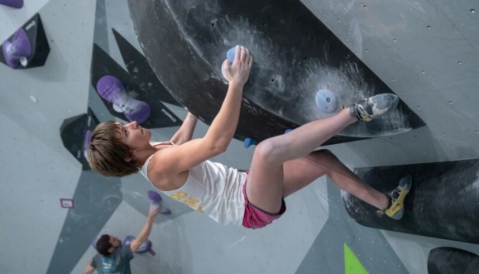 Learn how to grip slopers with confidence