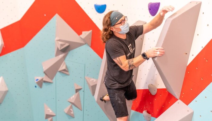 Learn how to grip slopers with confidence